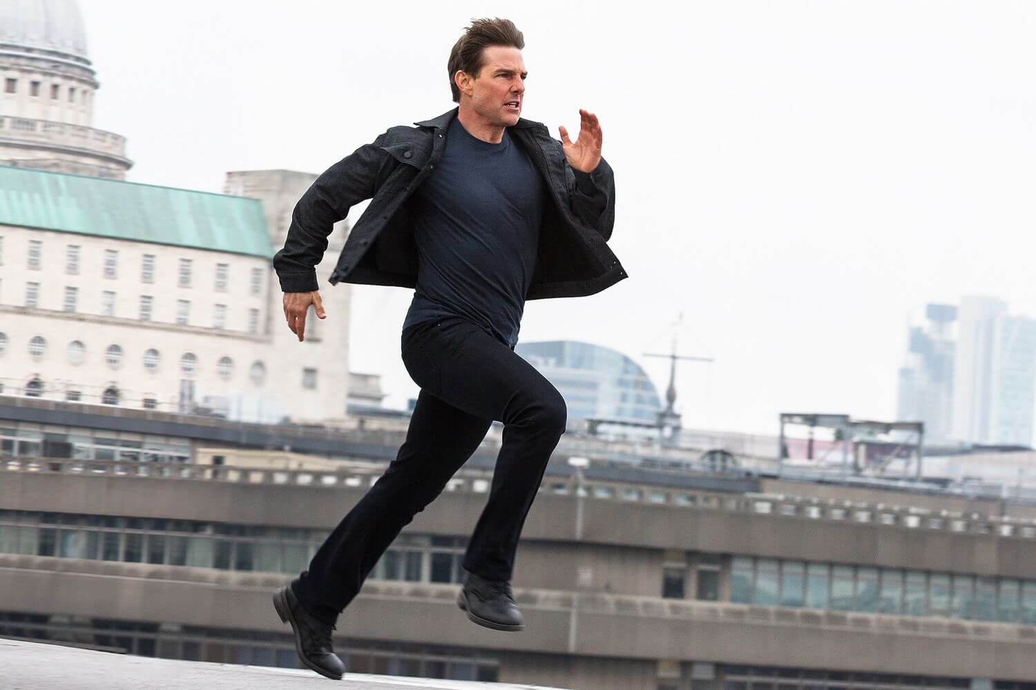 The Origins of Tom Cruise's Iconic Run: Rob Lowe Reveals the Connection ...